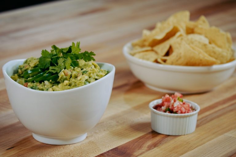 The Ultimate Game Day Guacamole – Kitchen Alchemy